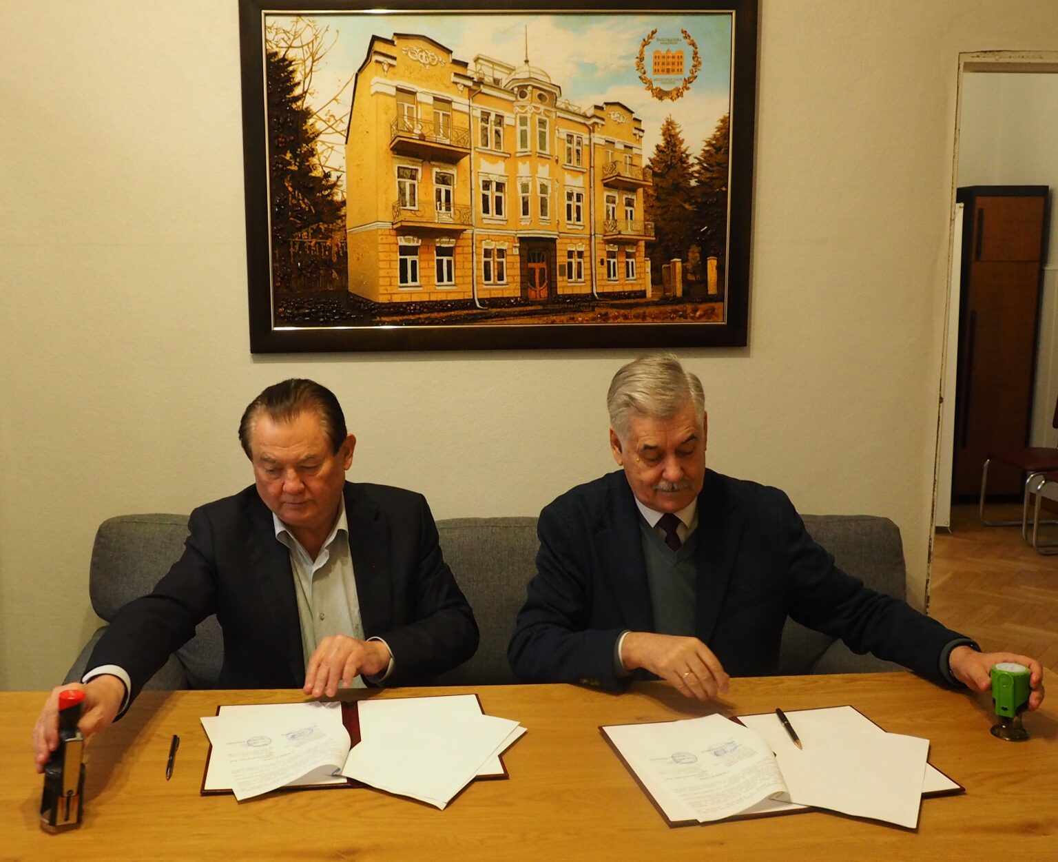 The Mayors' Club and the National Academy of Medical Sciences of Ukraine Signed a Memorandum of ...